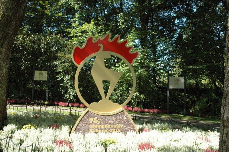 Skulptur für Toni Sailer im Legendenpark Kitzbühel – Valenta Metall GmbH